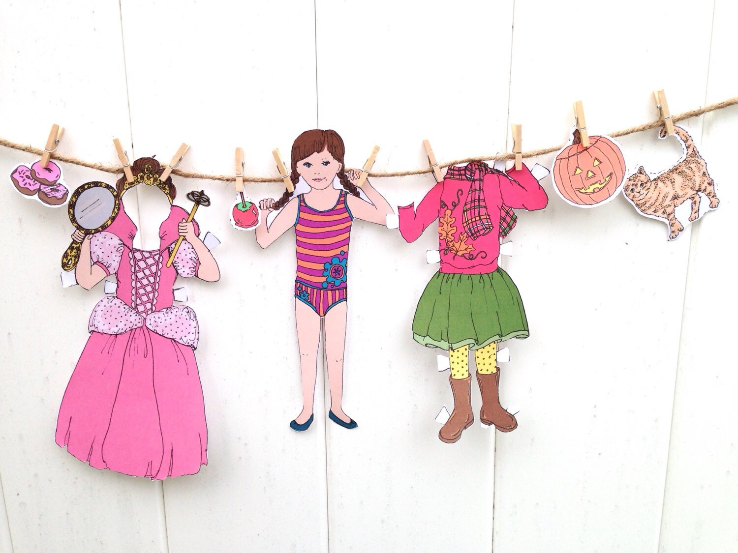 8 pages Fall Paper Doll 12 outfits accessories PDF