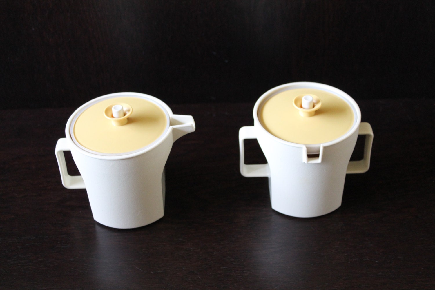 Vintage Tupperware Cream and Sugar Containers with Lids – Haute Juice