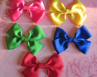Items similar to Double Bow Ribbon Hair Clip on Etsy