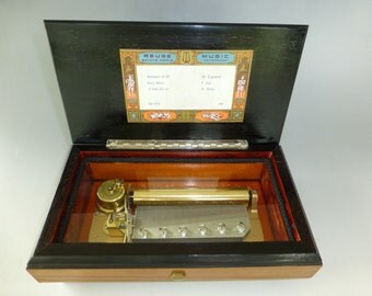 Love story music box | Etsy