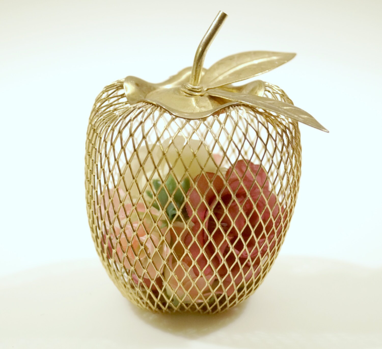 Vintage Metal Fruit Metal Wire Mesh Apple Ornament