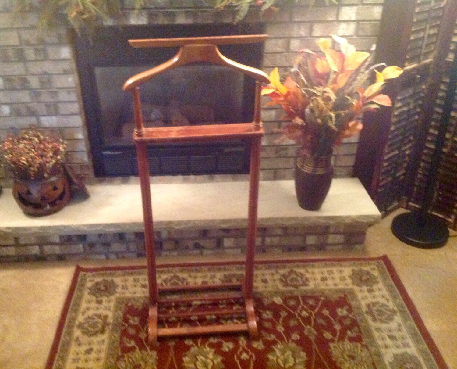 Mens Shabby Chic Vintage Italian Wooden Valet Rack – Haute Juice