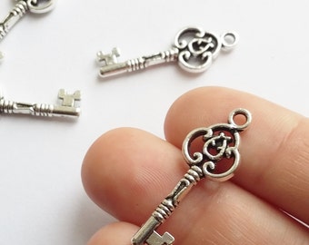 Antique Silver Large Skeleton Key Charms Pendants Collection