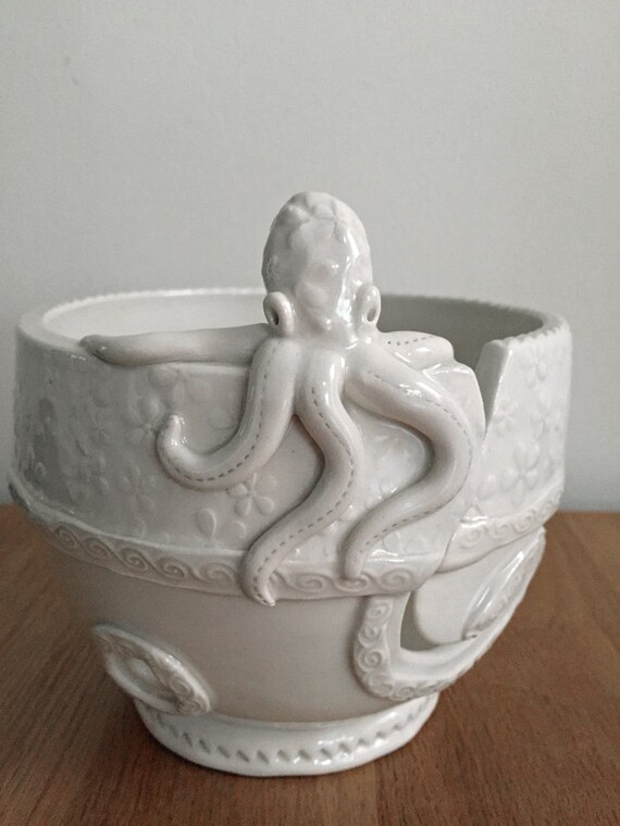 Octopus Porcelain Yarn Bowl wide base indented rim 3 yarn