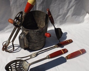 Vintage egg beater | Etsy