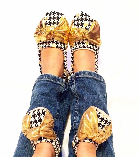 Items similar to Mommy and me gold bow houndstooth booties on Etsy