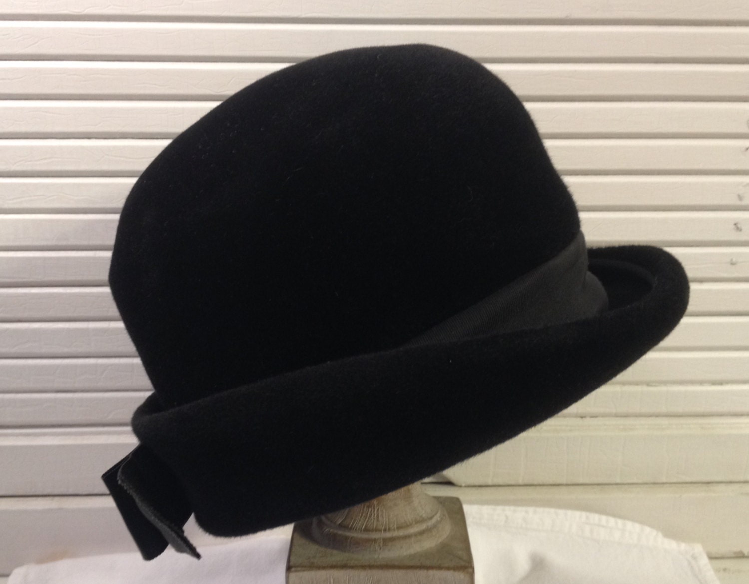 Vintage Mr. John Classic Brand Black Fur Felt Bowler Hat – Haute Juice