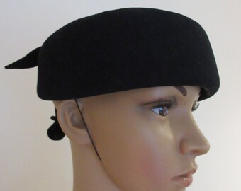 Items similar to Navy Blue Felt Hat - Polka Dot Bow Beret, Felt Hat ...