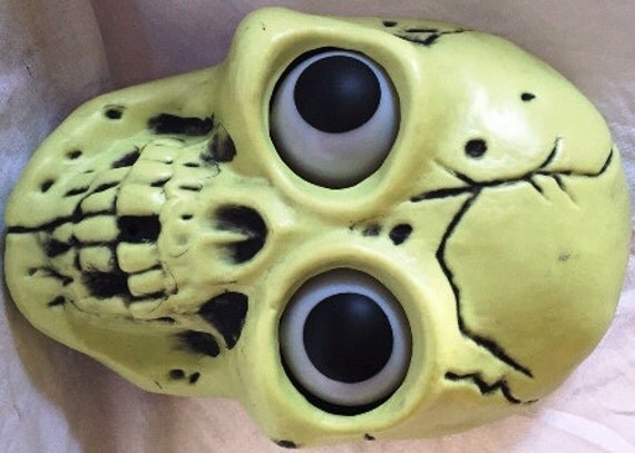 Vintage Animated Talking Skull Face Motion Activated 1992