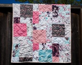 Modern girl quilt | Etsy