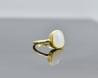 Gold moonstone ring | Etsy