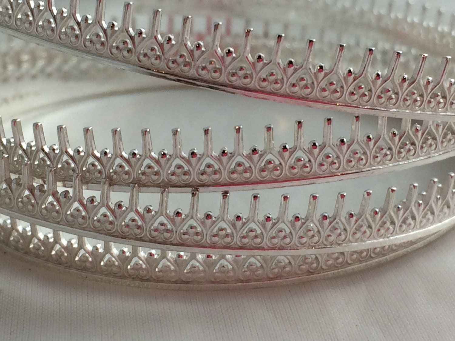 925 SIlver Gallery Wire Wishbone shape Dagger Wire Bezel