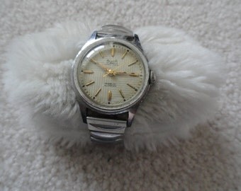 Vintage Belvil 17 Jewels Incabloc Wind Up Pendant Necklace