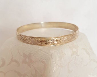 Silver etched bangle | Etsy