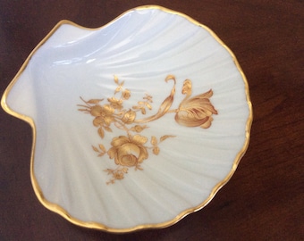 Shell shaped dishes | Etsy