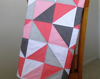 Items similar to Modern Triangle Toddler Quilt in Gray, Yellow, Black ...