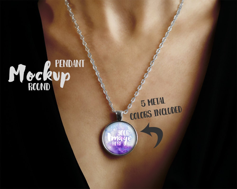 Round pendant template mockup with rolo chain Necklace