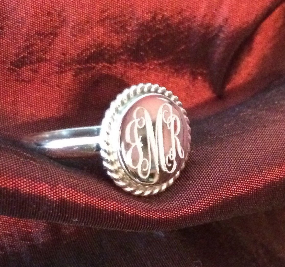 Sterling Silver Monogrammed Ring Round with Rope Edge