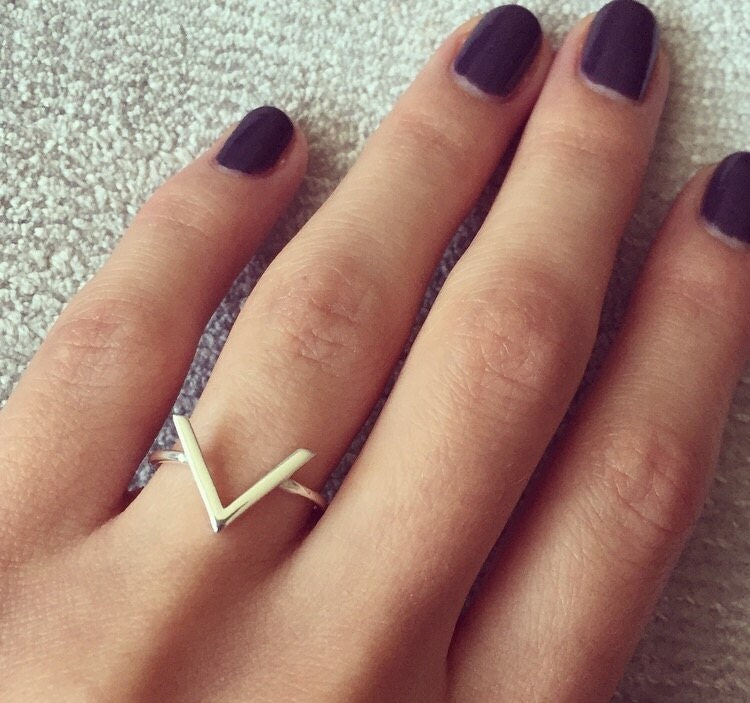 Sterling silver Minimalist V ring Silver by JasmineJewelryShop