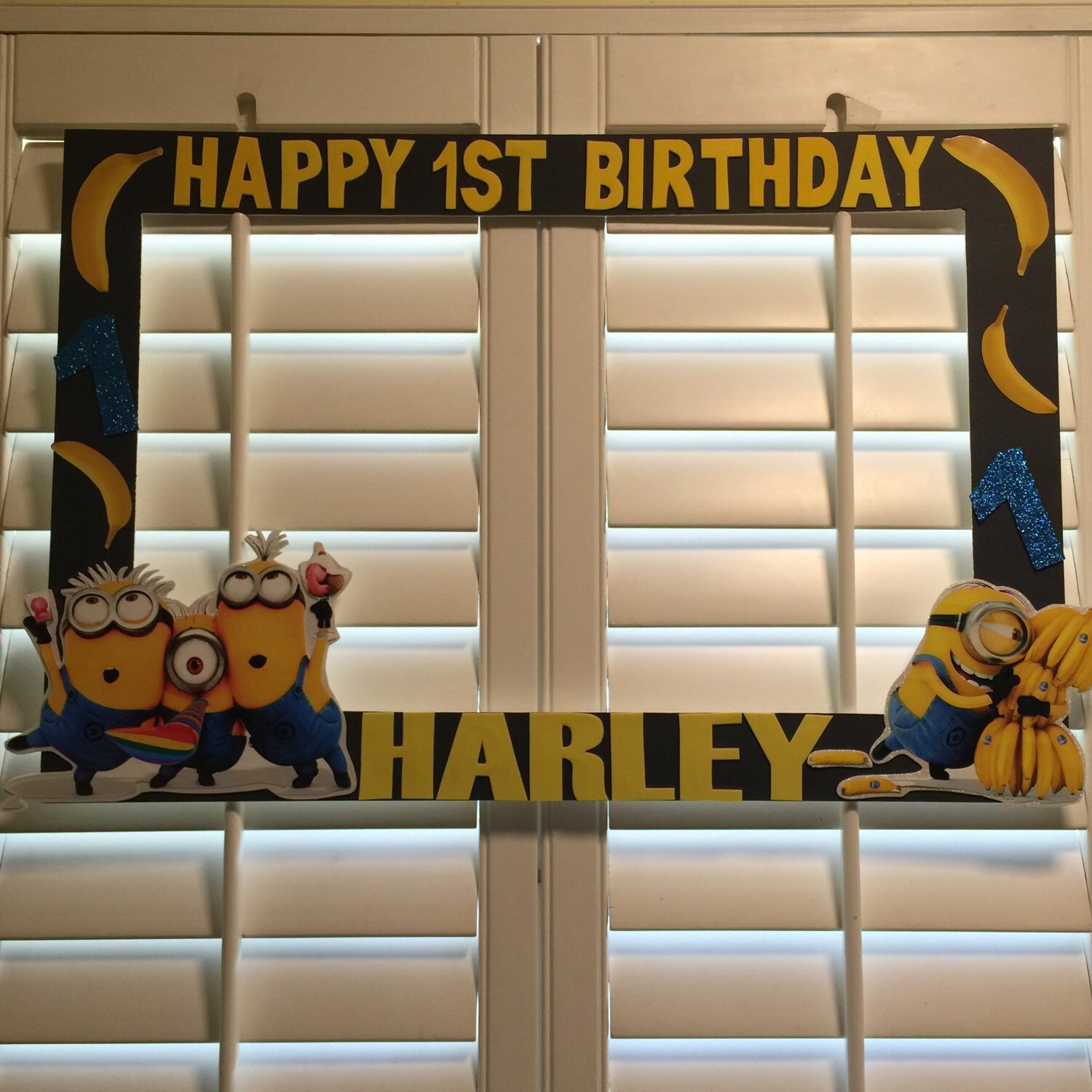 Minions photo booth frame