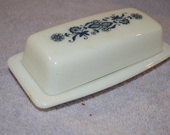 Items similar to Vintage Pyrex Old Town Blue Butter Dish, Made in USA ...