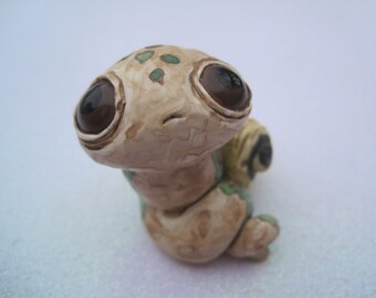 Polymer clay worm | Etsy