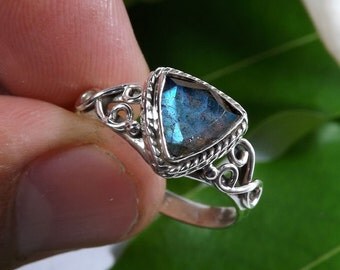 Labradorite engagement ring | Etsy