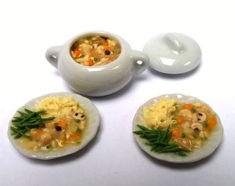 Dolls House Food: Miniature Food A Homemade Chicken Pie