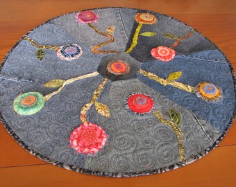 Round table quilt | Etsy