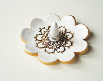 Items similar to Ceramic Flower Ring or Bracelet Holder on Etsy