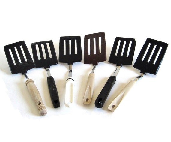Short Ekco Spatula Nylon Black Plastic or Wood Handle, or Unmarked ...