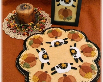 Give ThanksThanksgiving Penny Rug/Table Runner by pennylaneprims