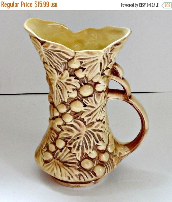 Vintage 1960s decorative Atlantic mold yellow and brown ceramic leaves ...