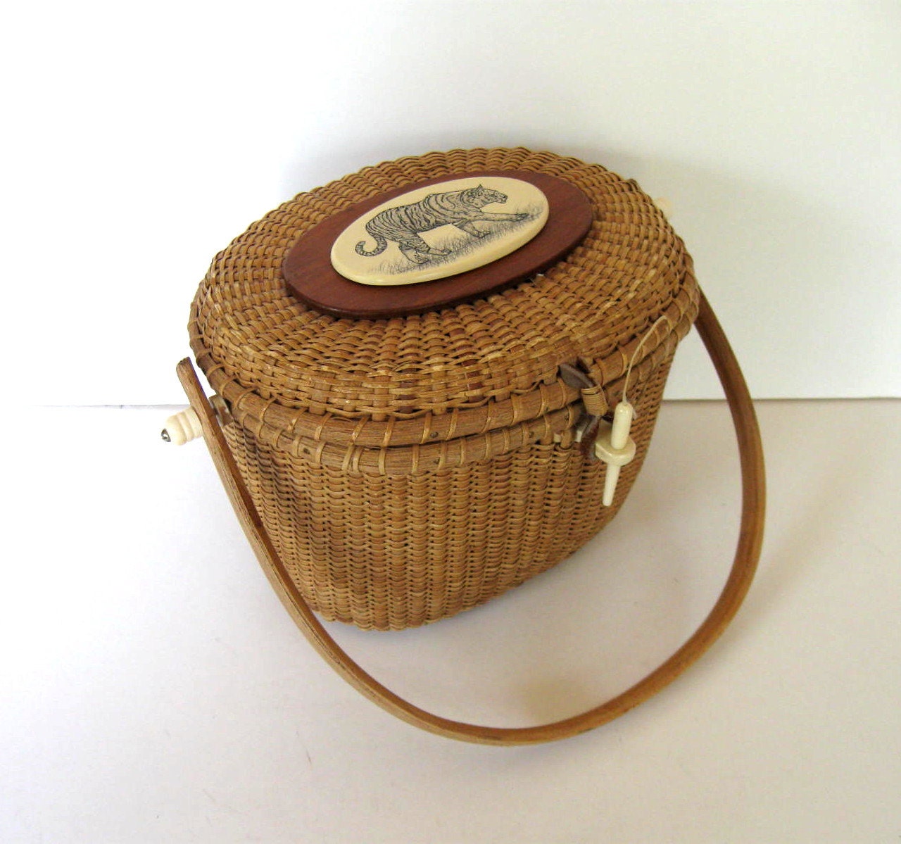 SALE Vintage Barlow Nantucket basket purse by jewelryandthings2