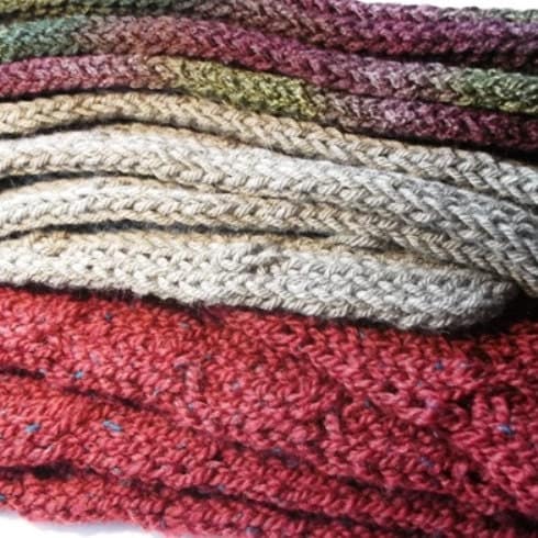 Unique hand-knitted items by Lelsloom on Etsy