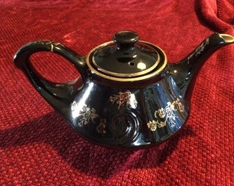 Items similar to Pearl tea pot on Etsy