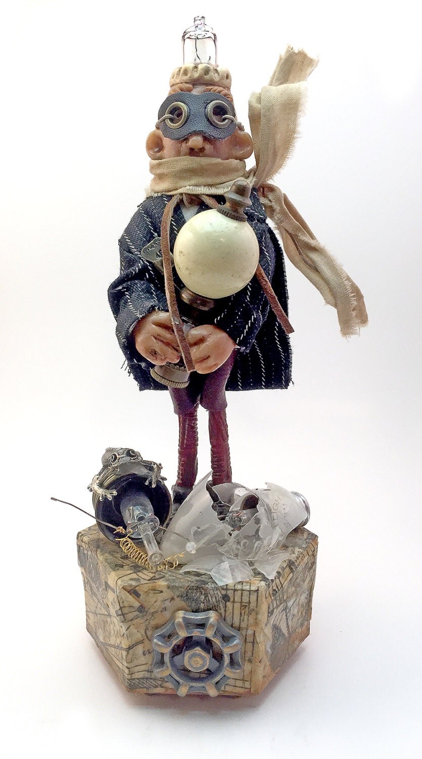 Steampunk sculpey figurine / FREE SHIPPING /leather goggles