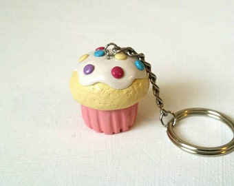 Items similar to My Lil' Cupcake Amigurumi Keyring Keychain PDF Pattern ...