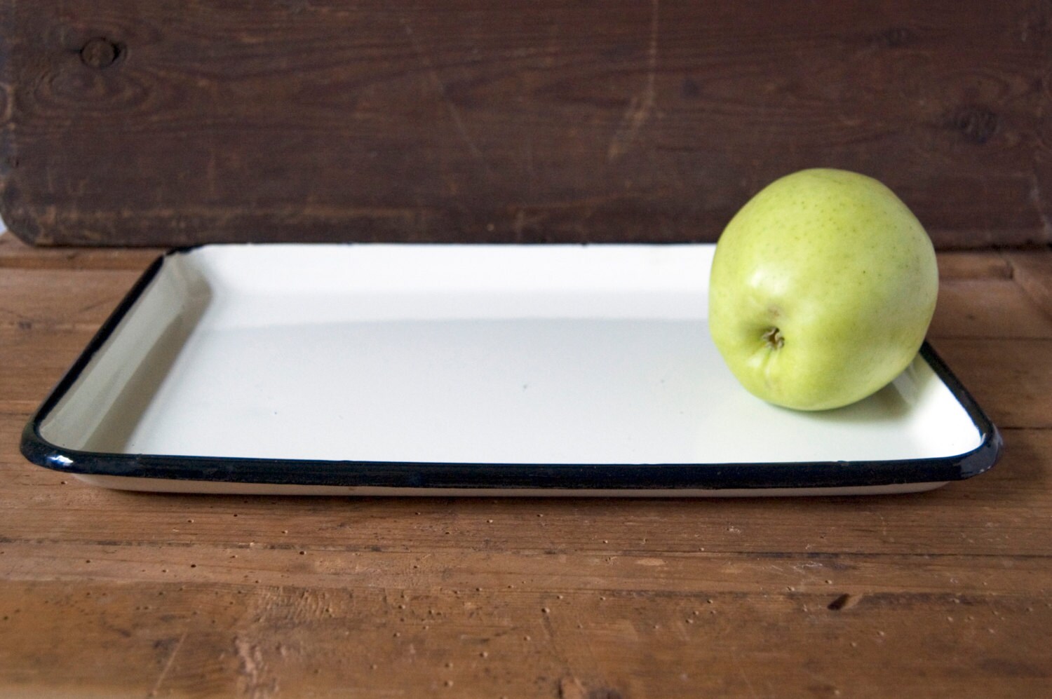 Vintage white enamel dish with black rim, Sterilizing tray, Pharmacy ...