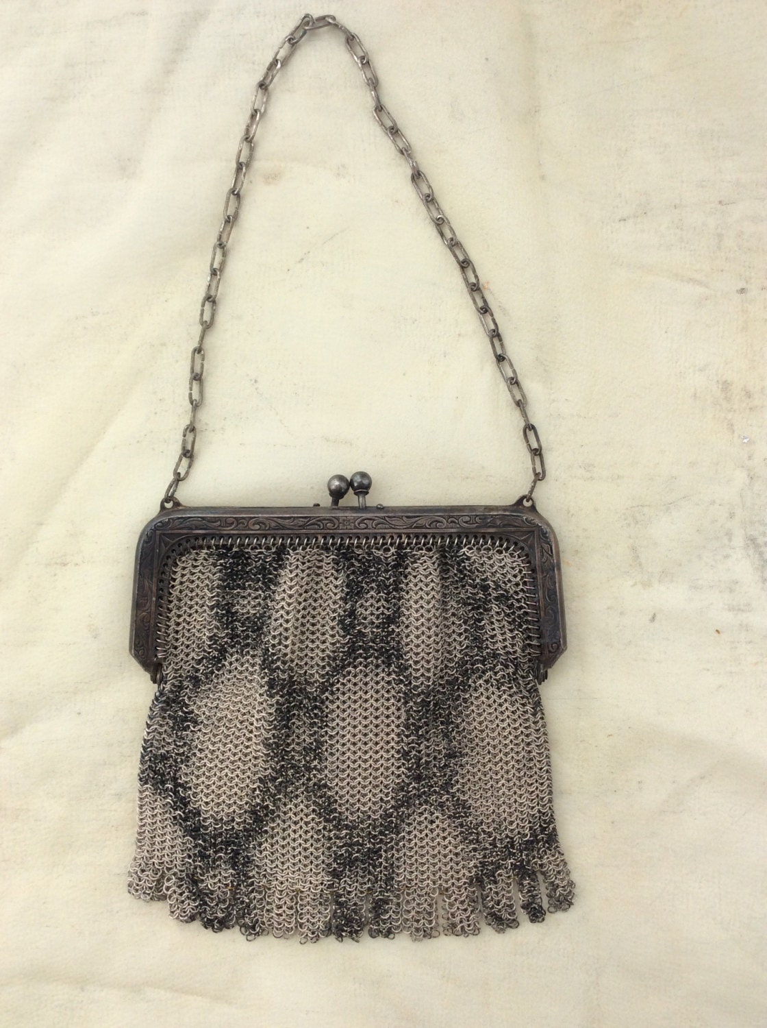 ADORABLE Metal Mesh FLAPPER purse from the 1920s Looks like