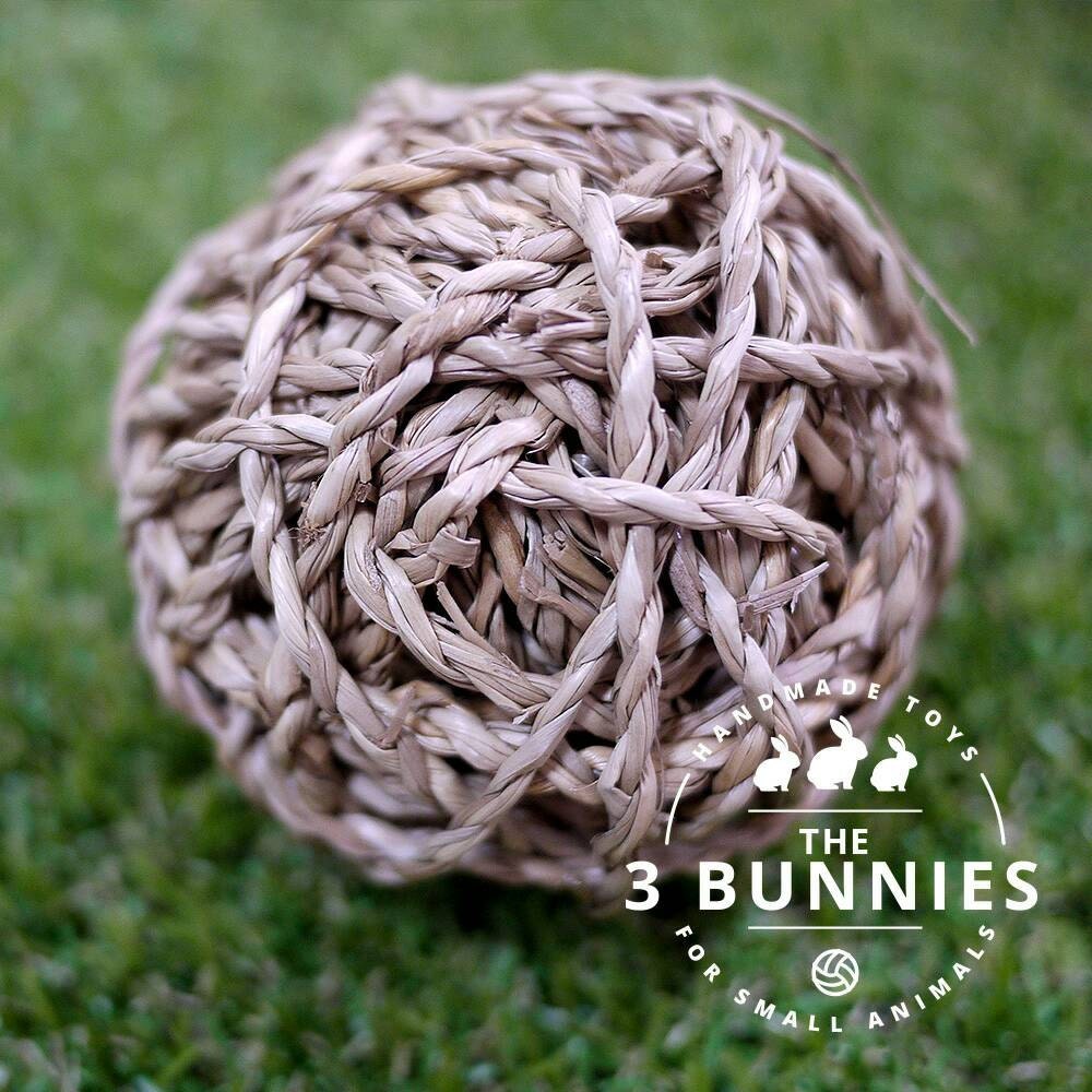 Natural Grass And Hay Ball For Rabbits Safe Toys For Rabbits