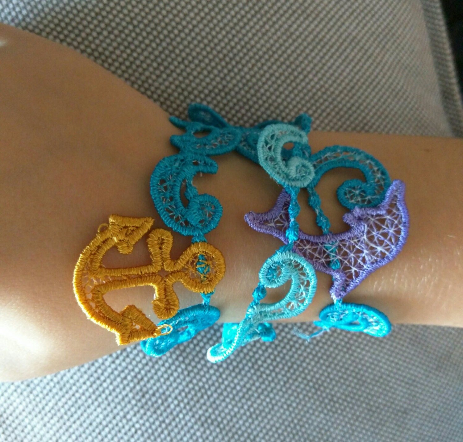 Lace anchor bracelet FSL Free standing jewelry embroidery
