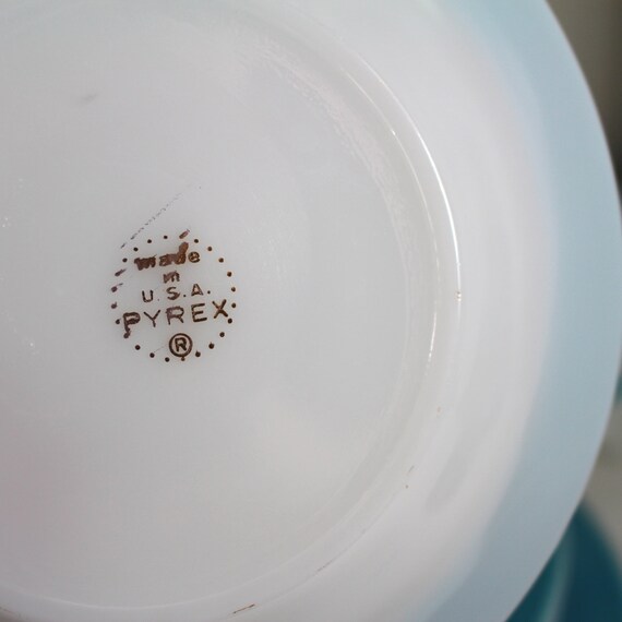 Turquoise Pyrex vintage dinnerware set for four