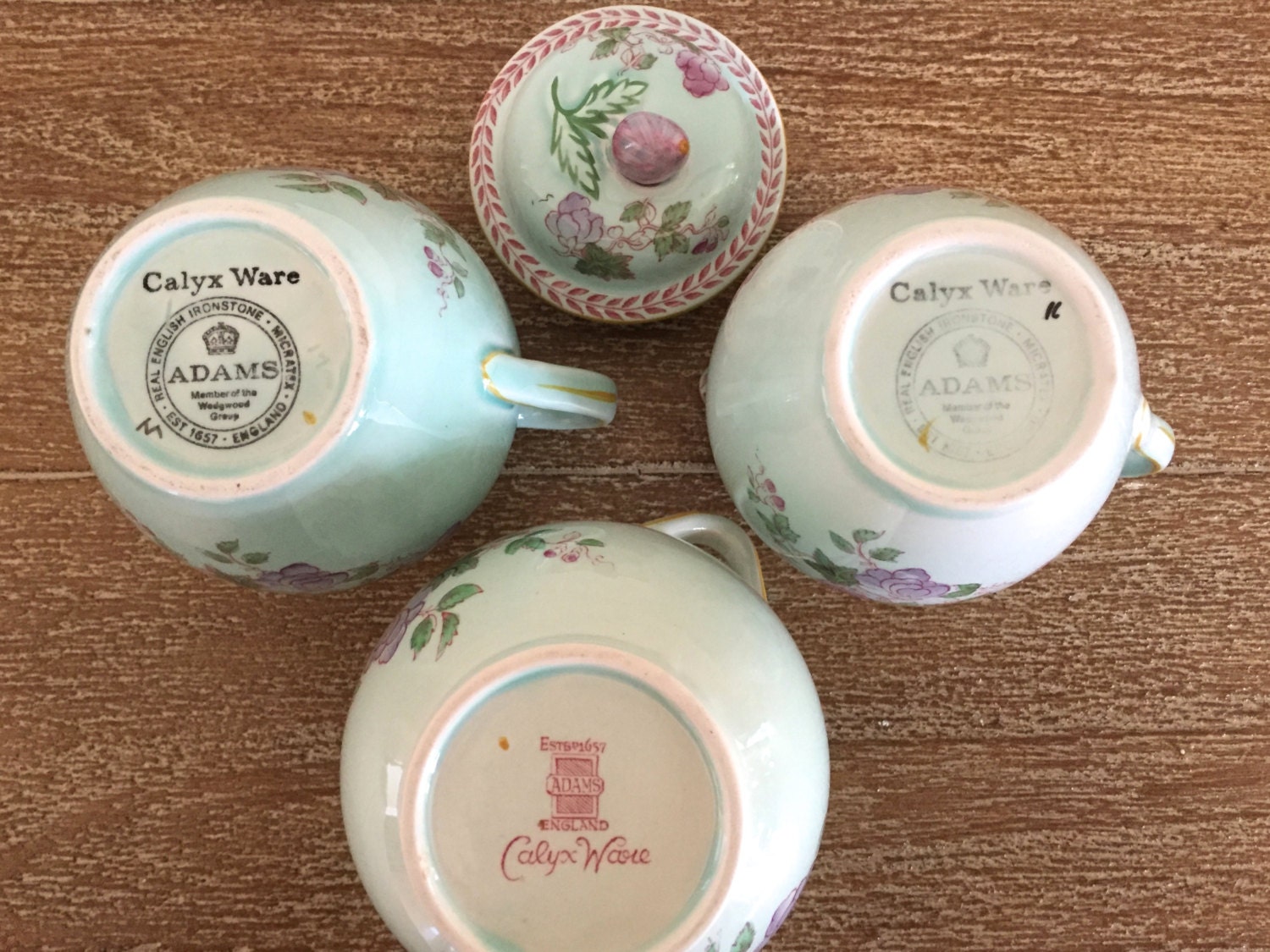 Adams Calyx Ware Chelsea Sprays Pattern Sugar Bowl with Lid