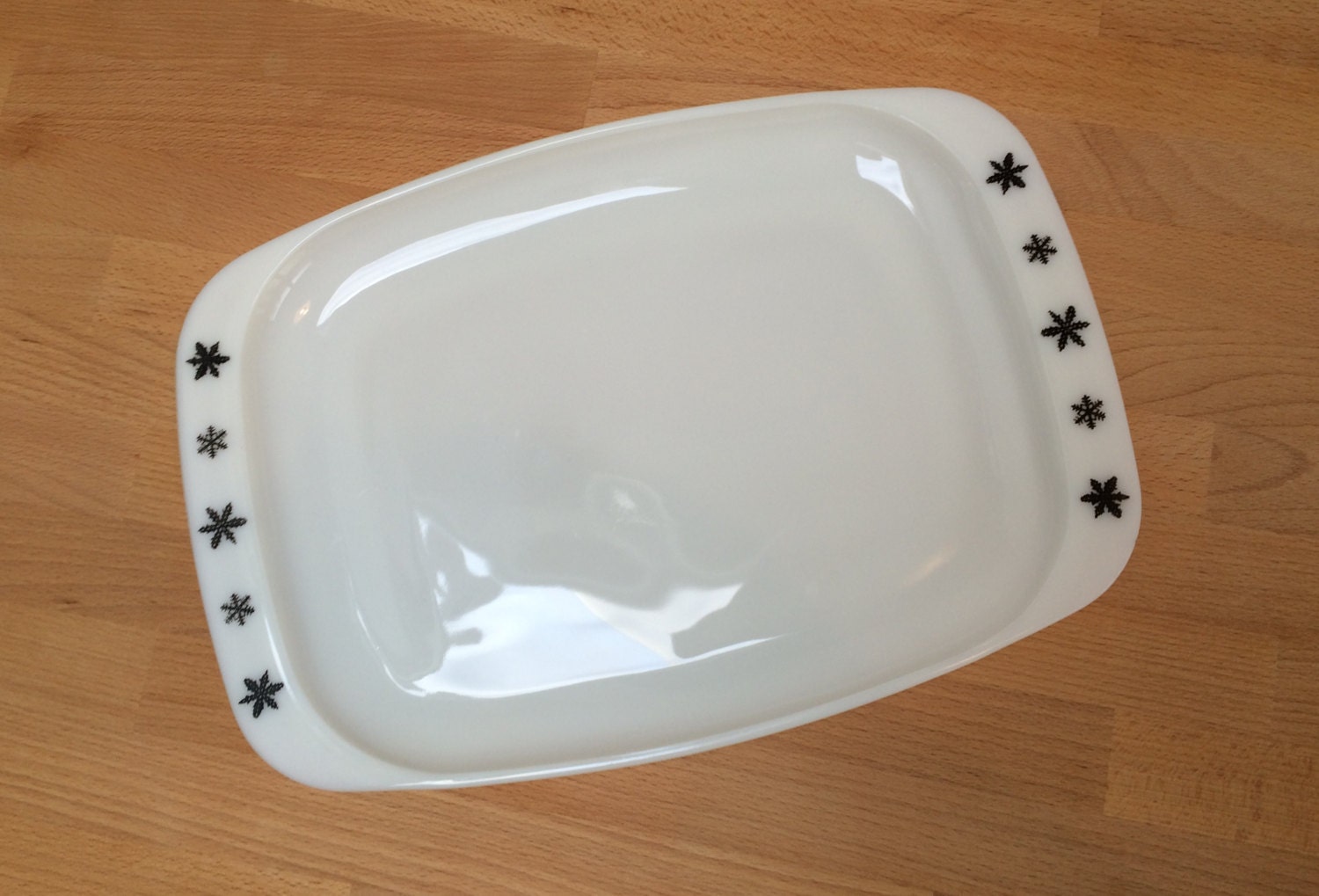 Vintage- JAJ Pyrex- Gaiety Snowflake- Serving Platter – Haute Juice