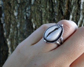 Cowrie shell ring | Etsy