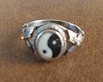 Ying yang ring | Etsy