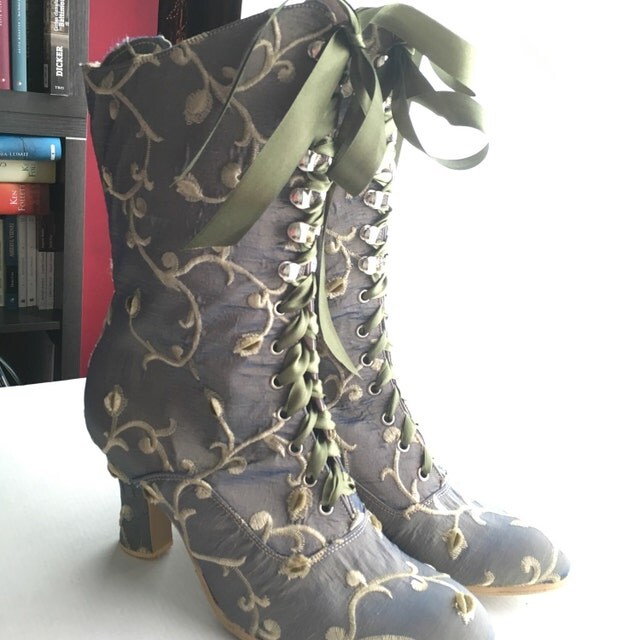 custom hand made Victorian boots by VictorianBoots on Etsy
