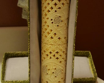 Scroll holder | Etsy