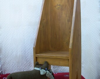 Pouting chair | Etsy